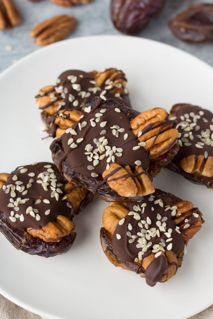 4-Ingredient Tahini Date Turtles Recipe - Flora & Vino