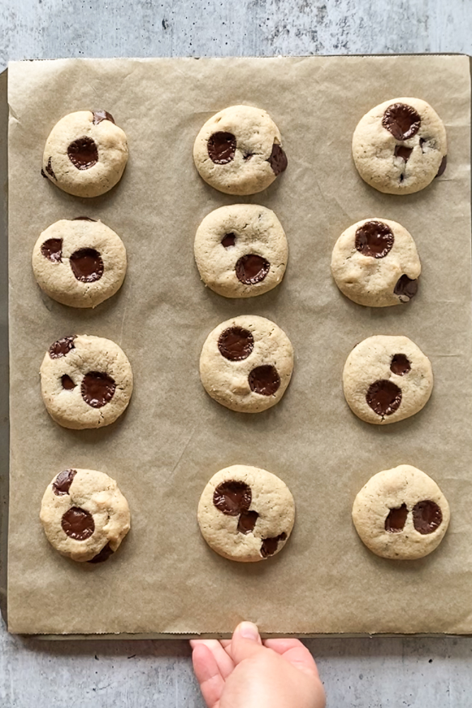 Tahini Chocolate Chip Macadamia Nut Cookies - Flora & Vino