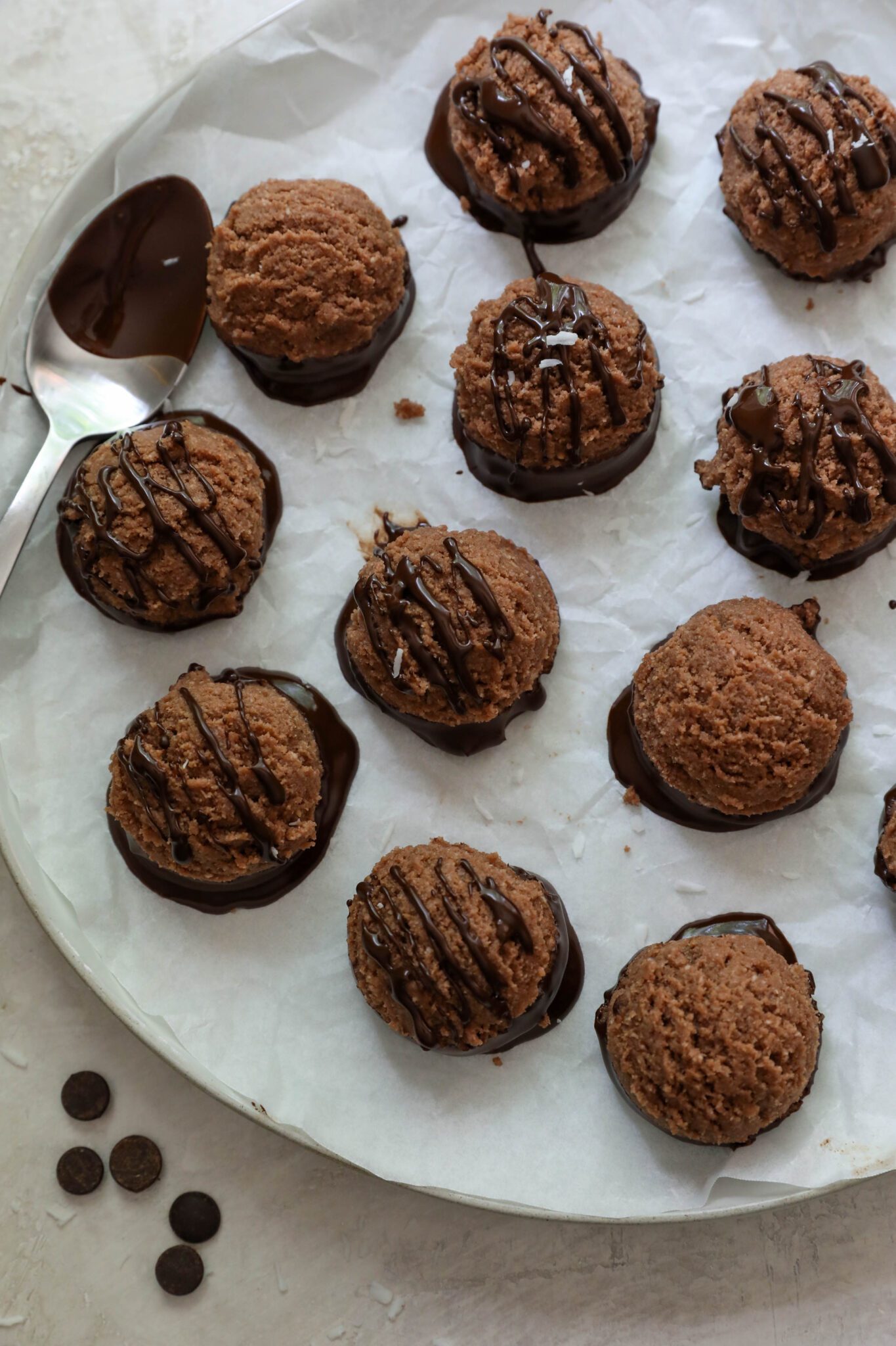 Chocolate Chocolate Macaroons Recipe - Flora & Vino