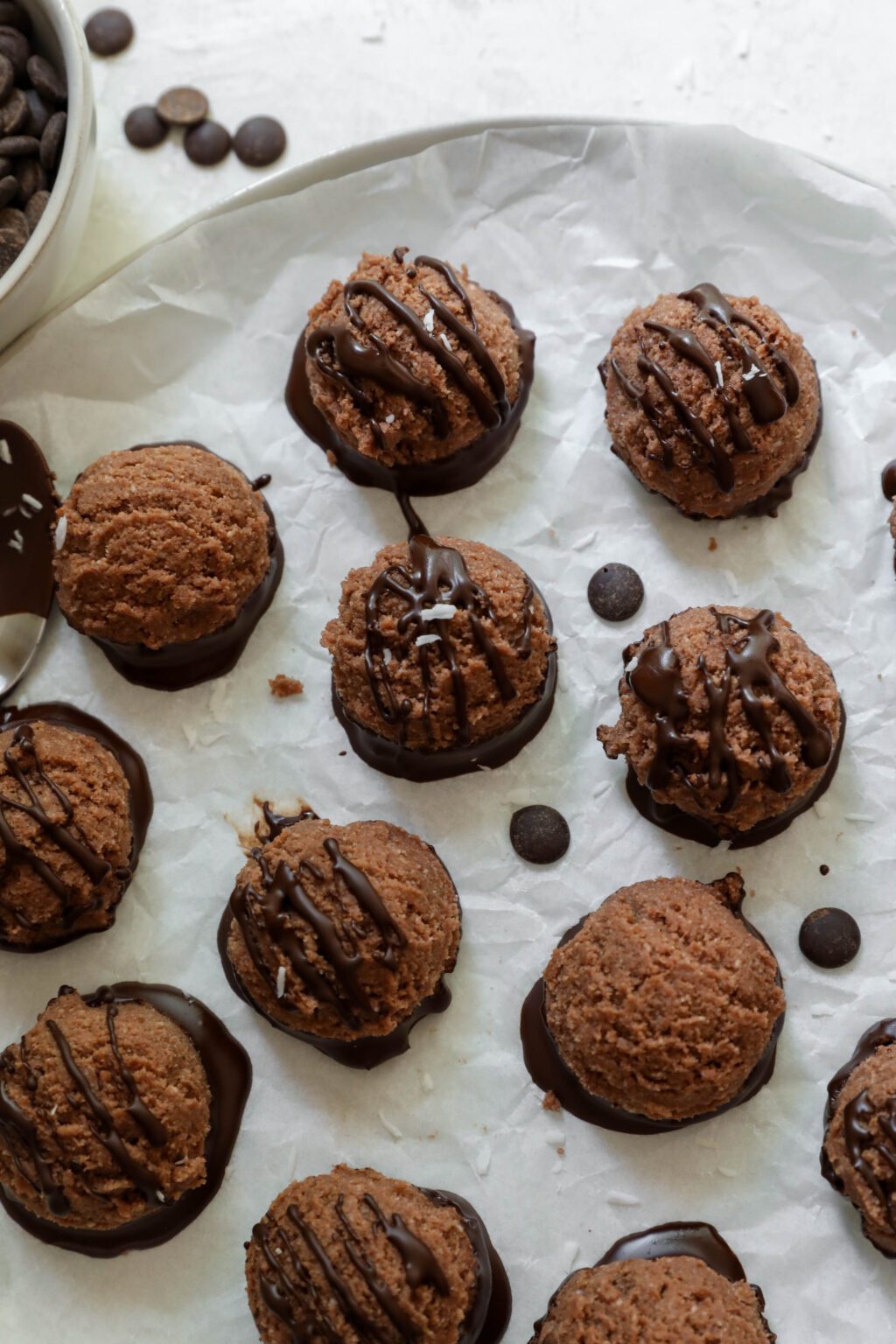 Chocolate Chocolate Macaroons Recipe - Flora & Vino