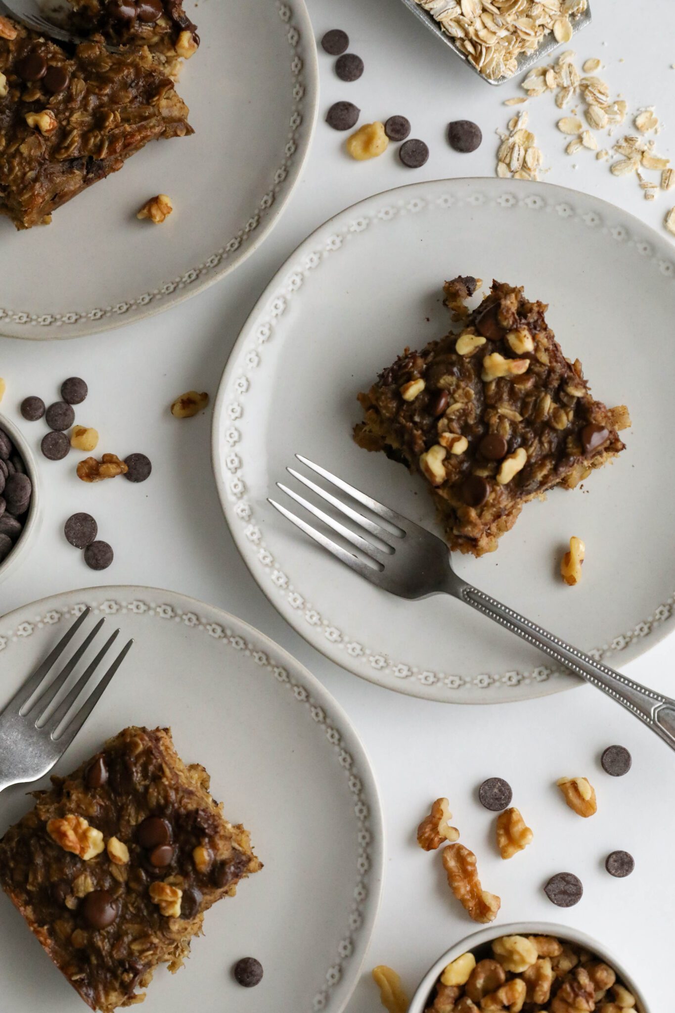 Banana Oatmeal Chocolate Chip Breakfast Bars Recipe - Flora & Vino