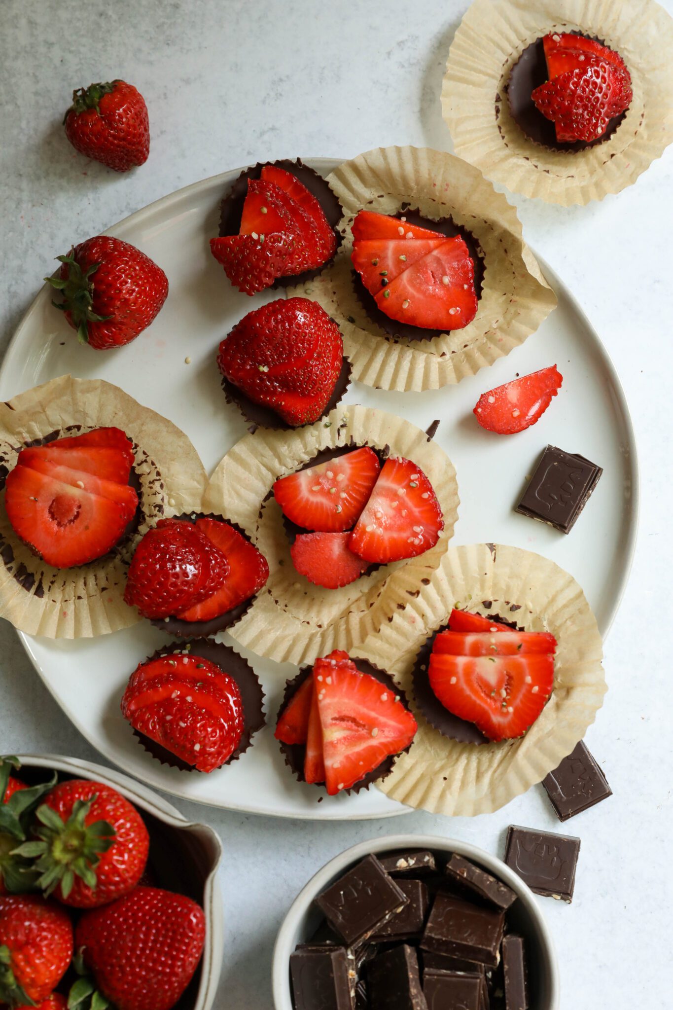 Chocolate Strawberry Cups - Flora & Vino