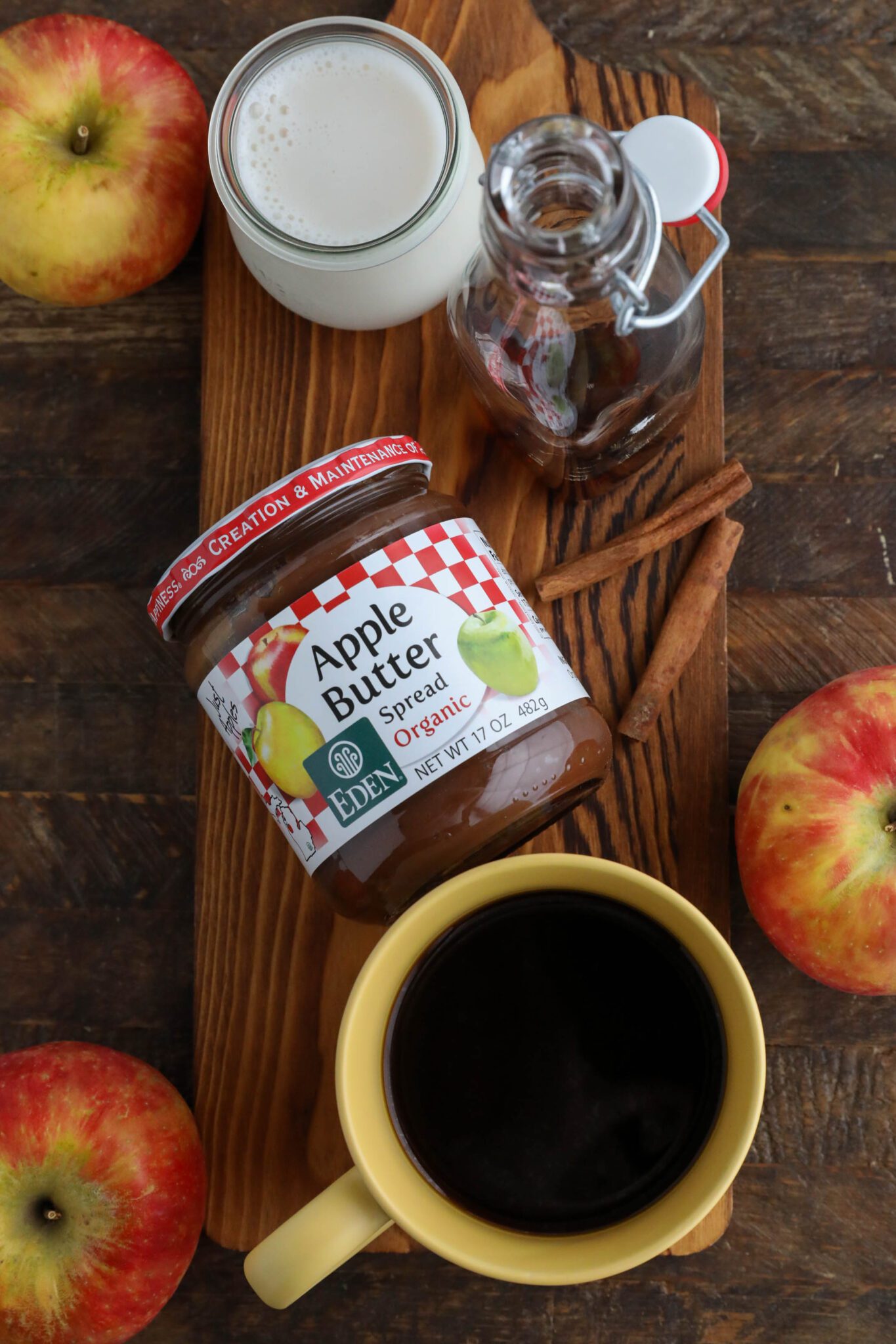 Apple Butter Latte Recipe - Flora & Vino